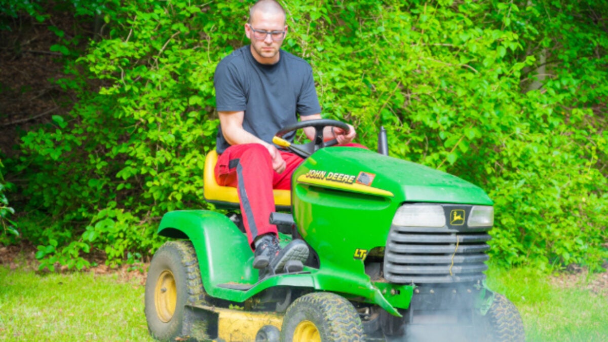 Best Lawn Mowers in Canada for 2026: Top Push & Riding Reviews ...